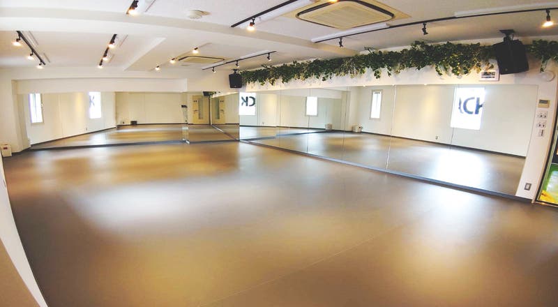新松戸駅徒歩２分/32帖でレッスンもバッチリな広さのダンススタジオ【K6ﾀﾞﾝｽｽﾀｼﾞｵ】45分ｽﾀｰﾄ/1時間単位