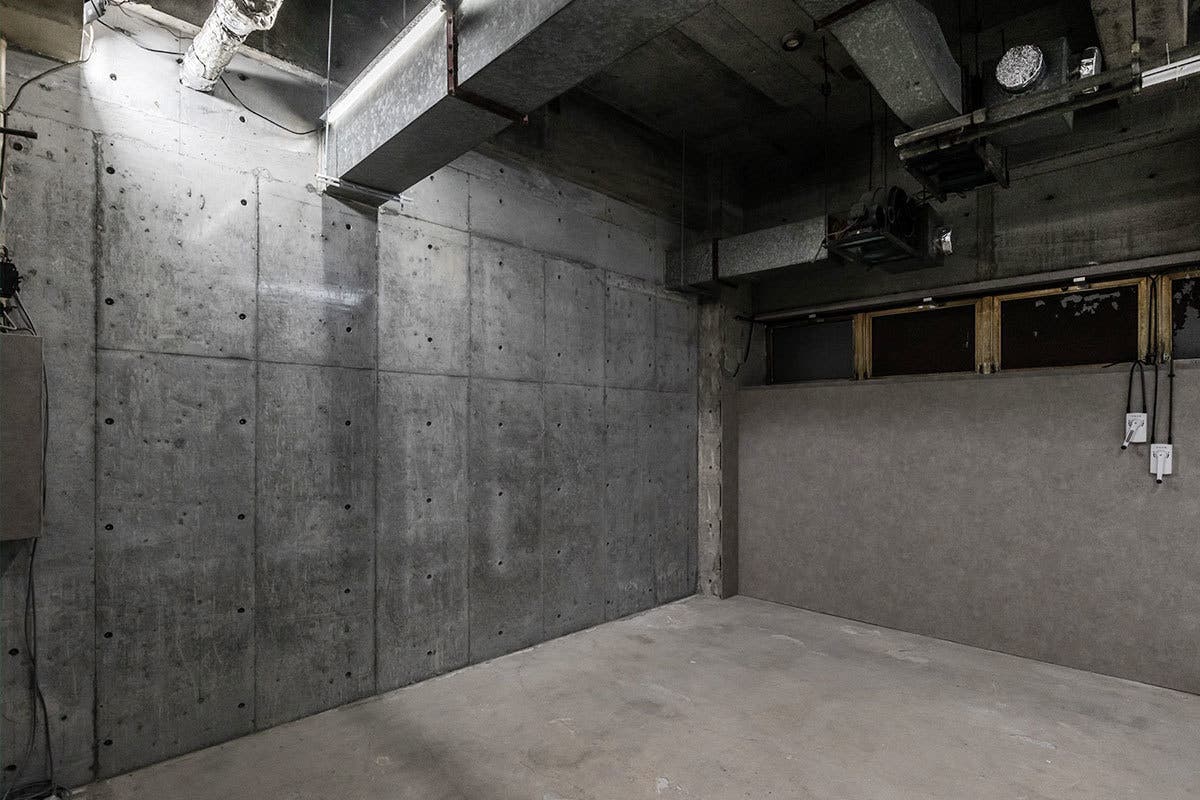 激安！機材無料、コンクリート壁、スモーク、天高4m【新宿三丁目駅徒歩３分】クロマキ無料の写真7