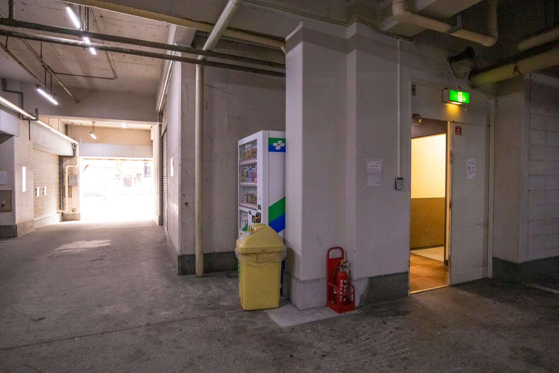 激安！機材無料、コンクリート壁、スモーク、天高4m【新宿三丁目駅徒歩３分】クロマキ無料の写真18