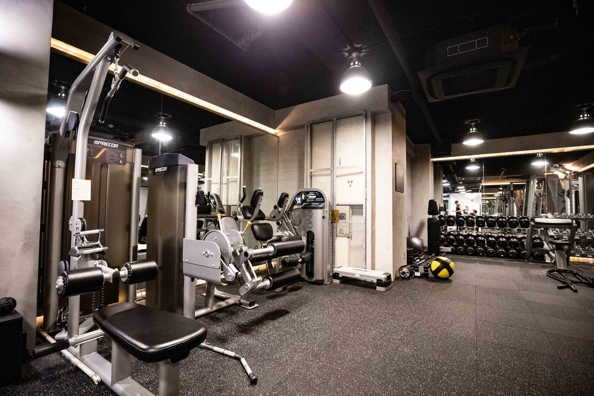 プライベート感満載！！高級感あふれるトレーニングジムの写真6
