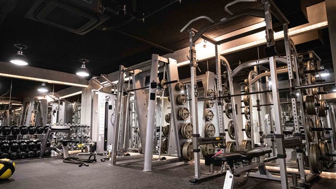 プライベート感満載!!高級感あふれるトレーニングジムの写真1