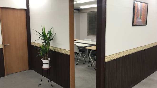 熊谷駅徒歩3分、レンタルオフィス、フリースペース・会議室貸出(15名)の写真1