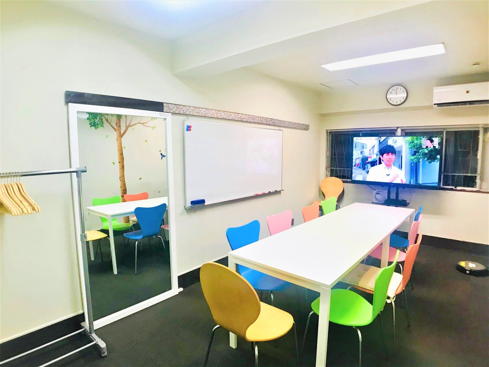 【西新橋のみんなの会議室】新橋駅11分・御成門駅6分他★高速光WiFi導入★定期清掃・除菌を実施中★換気しやすい会議室ですの写真13