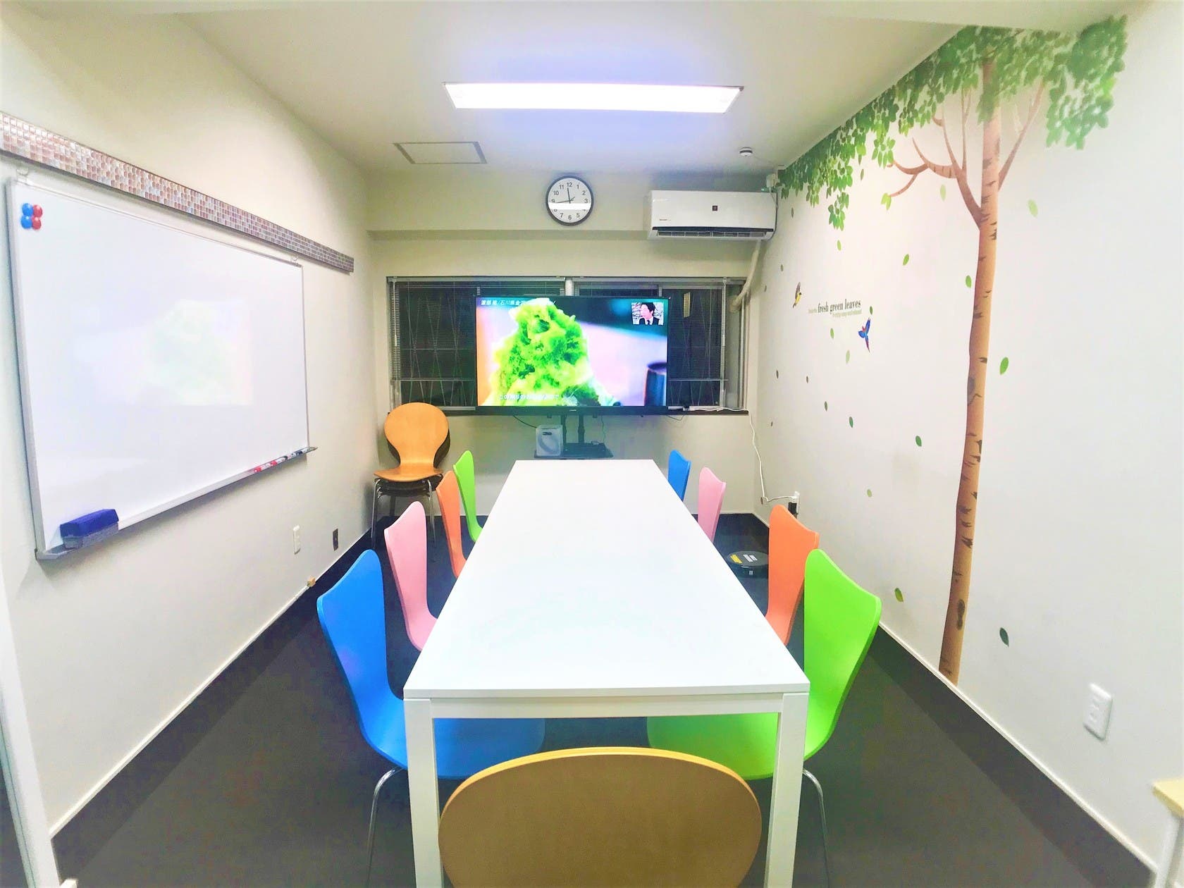 【西新橋のみんなの会議室】新橋駅11分・御成門駅6分他★高速光WiFi導入★定期清掃・除菌を実施中★換気しやすい会議室ですの写真14