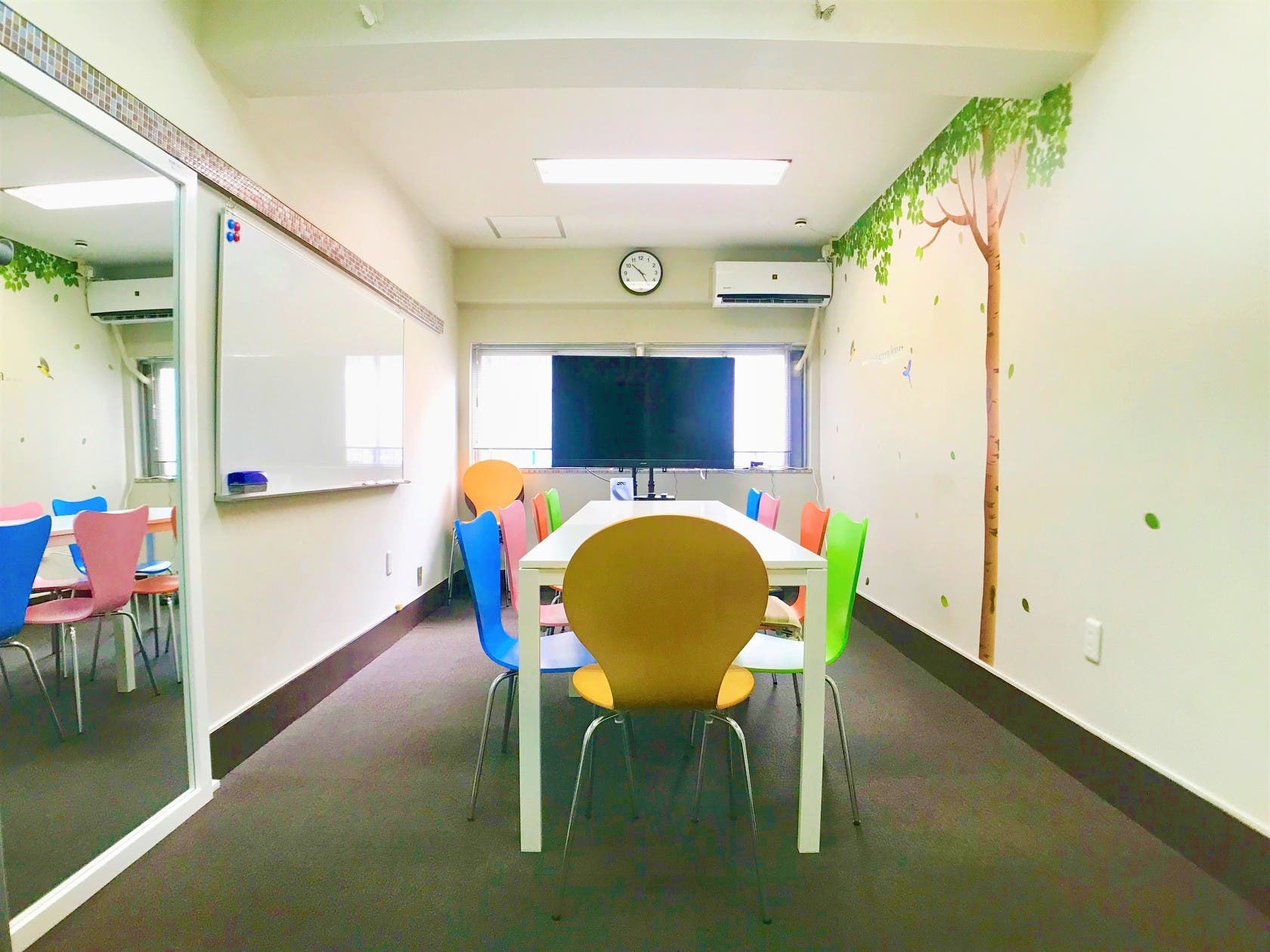 【西新橋のみんなの会議室】新橋駅11分・御成門駅6分他★高速光WiFi導入★定期清掃・除菌を実施中★換気しやすい会議室ですの写真17