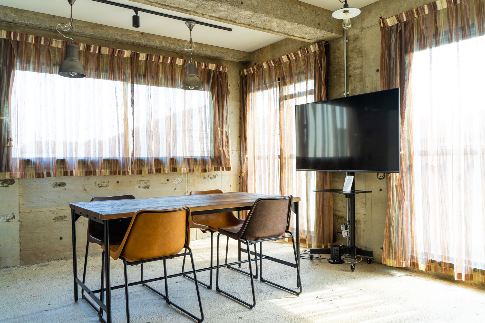 マルチメディアスペース！写真撮影・YouTubeスタジオ・動画鑑賞・オフ会・会議などに！（Cスタジオ）の写真10