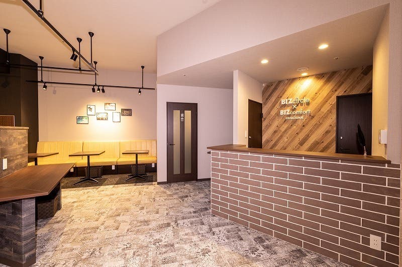 【千葉駅徒歩1分】千葉駅前 8名様用会議室＃Wi-Fi＃電源＃ホワイトボード＃フリードリンク＃コンシェルジュ＃TV会議の写真5