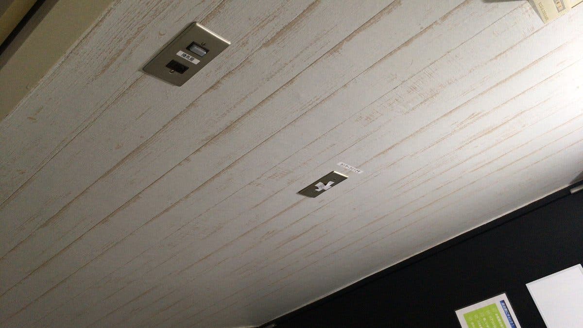 【本町駅】徒歩3分の落ち着いた会議室！☆12名☆WiFi/50型モニタ☆ゲーム大会やテレワーク等にも♪【 FEEL 本町】の写真9