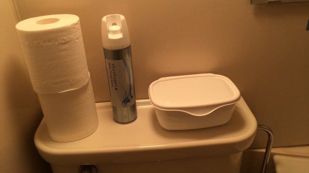 【本町駅】徒歩3分の落ち着いた会議室！☆12名☆WiFi/50型モニタ☆ゲーム大会やテレワーク等にも♪【 FEEL 本町】の写真10