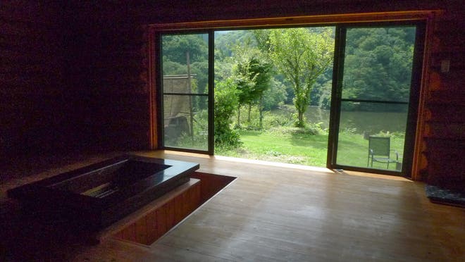 kaso空間 上山ログハウス 神秘的なダム湖を望む、プライベートスペース!イベントやCM・映画等の撮影にピッタリ!!の写真11