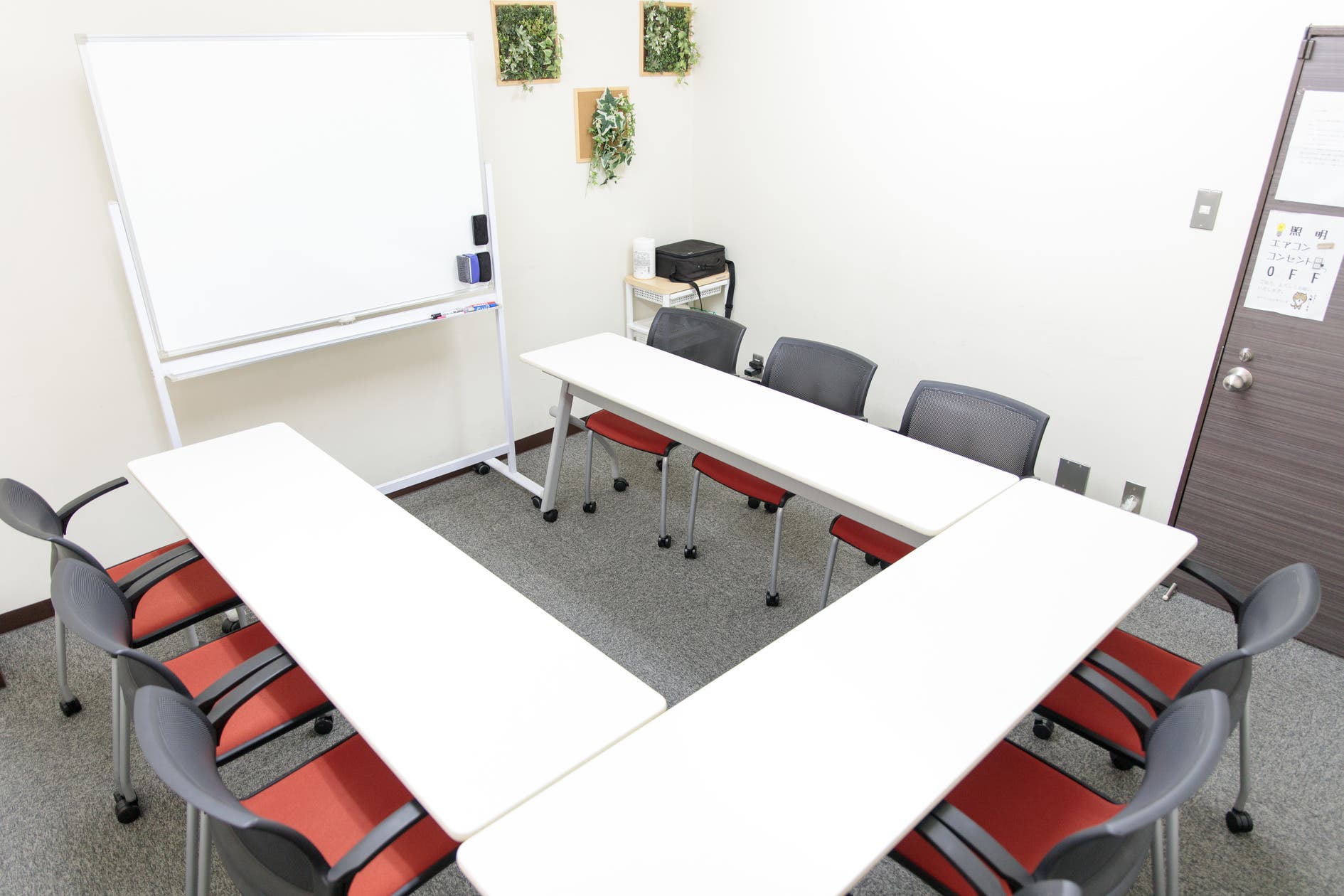 【平日AM 1H500円】少人数の会議や面談、商談に！本町駅4分「みーてぃんぐすぺーす本町」の写真7