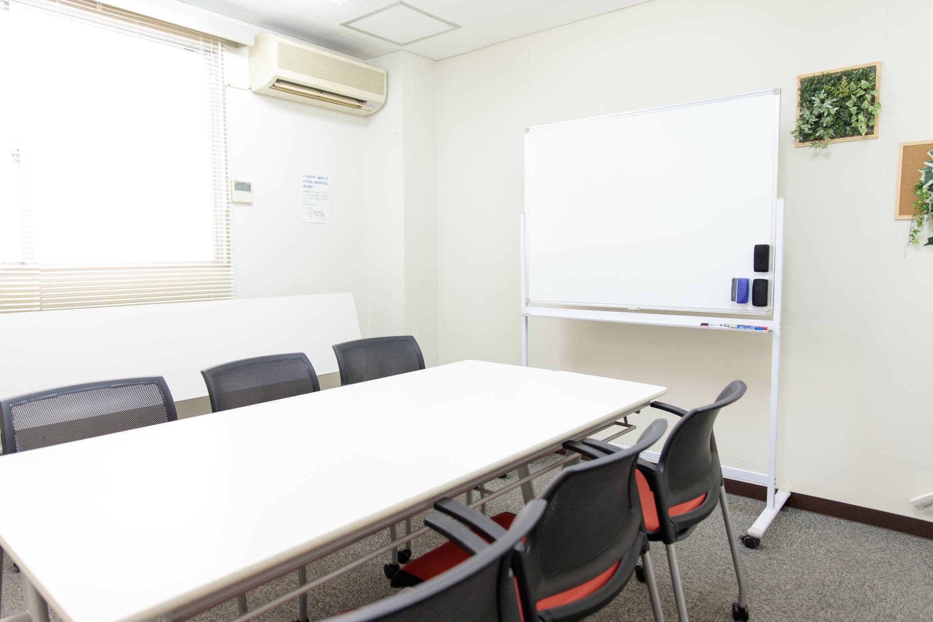 【平日AM 1H500円】少人数の会議や面談、商談に！本町駅4分「みーてぃんぐすぺーす本町」の写真4