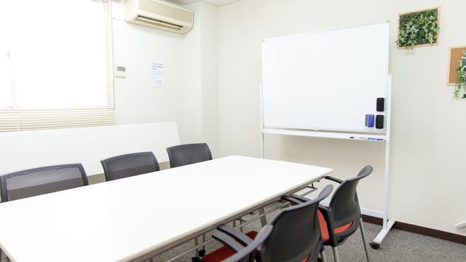 【平日AM 1H500円】少人数の会議や面談、商談に!本町駅4分「みーてぃんぐすぺーす本町」の写真4