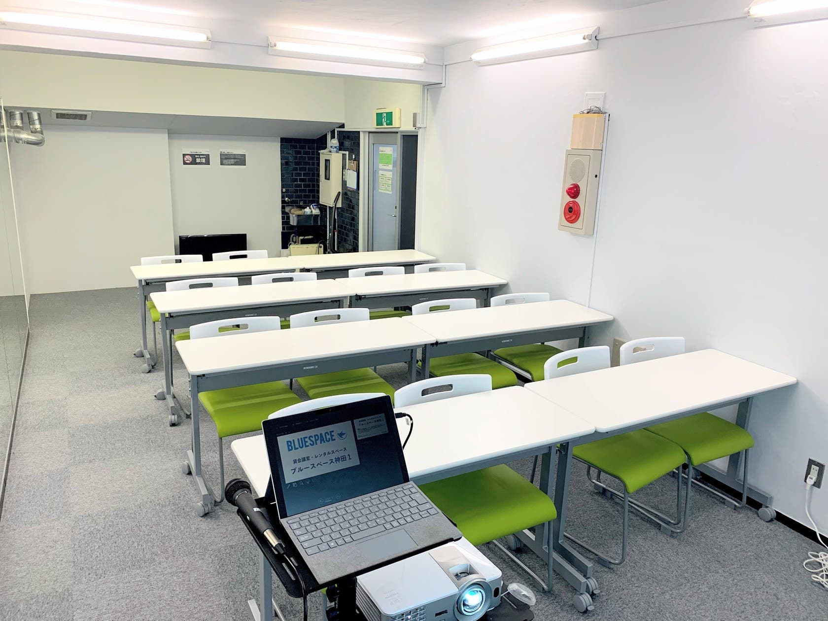 🌟トップホスト🌟12月割🎉神田徒歩1分✨全面ミラー/ダンス可・会議・配信・セミナー・研修・撮影16名着席🎐エアコン🎐の写真4