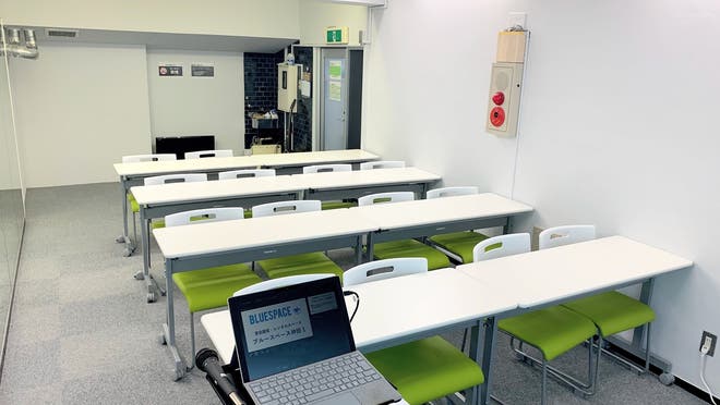 🌟トップホスト🌟12月割🎉神田徒歩1分✨全面ミラー/ダンス可・会議・配信・セミナー・研修・撮影16名着席🎐エアコン🎐の写真4