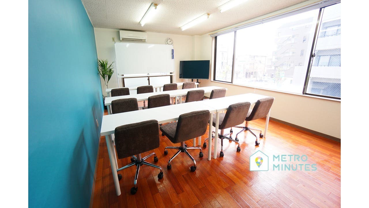 ＜トルマリン会議室＞✨SALE中✨光回線Wi-Fi📶大型モニター🖥️会議/セミナー/テレワーク/ワークショップの写真3