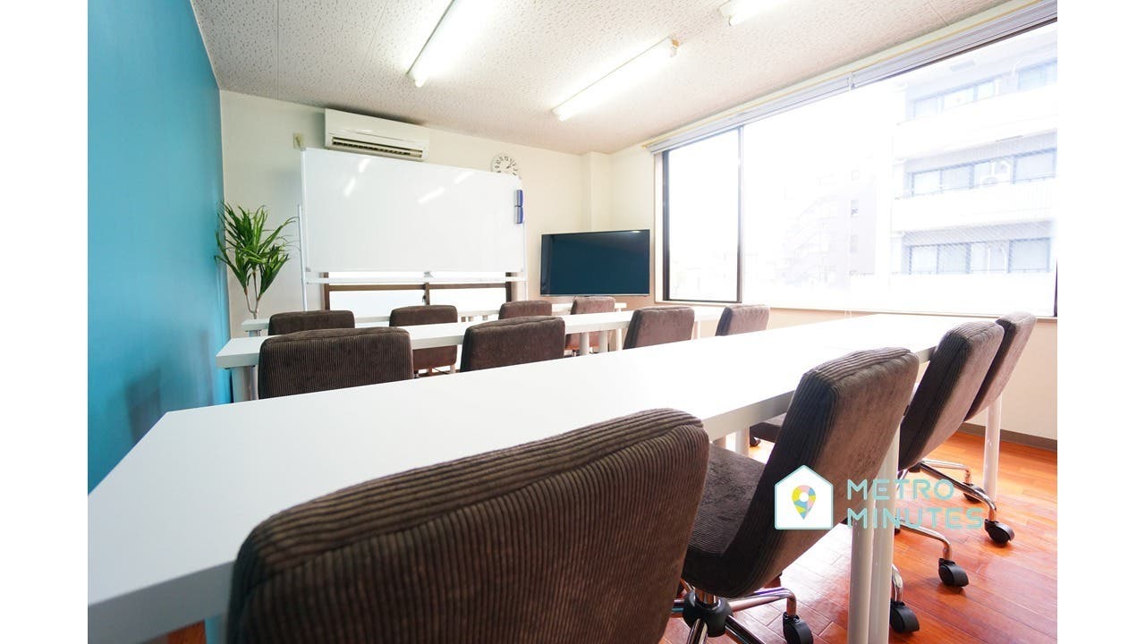 ＜トルマリン会議室＞✨SALE中✨光回線Wi-Fi📶大型モニター🖥️会議/セミナー/テレワーク/ワークショップの写真4