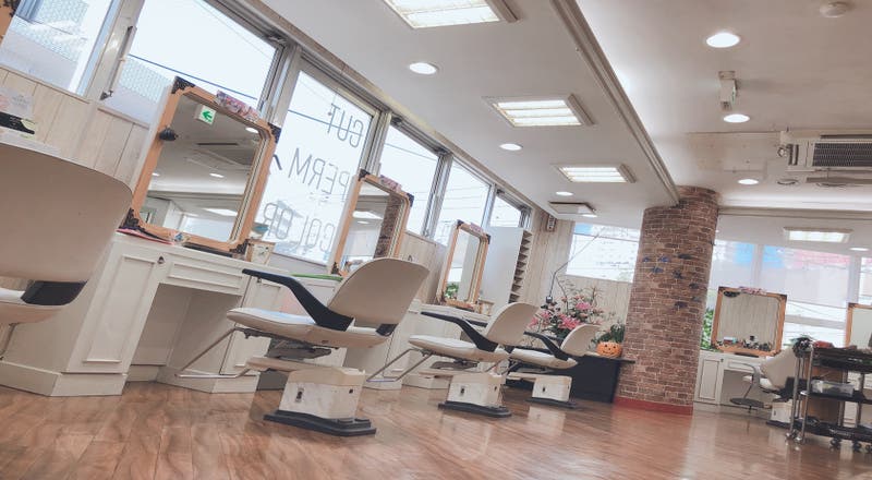【レンタルヘアサロン】時間貸し、現在営業中の一面ミラーレンタル、フリーランスの美容師の方へ！