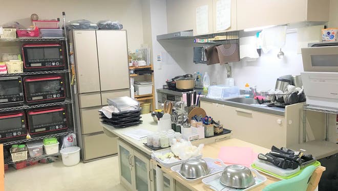 【パン教室、料理教室などに!】電子レンジ5台、ホームベーカリー2台、他家電調理器具付き!!の写真1