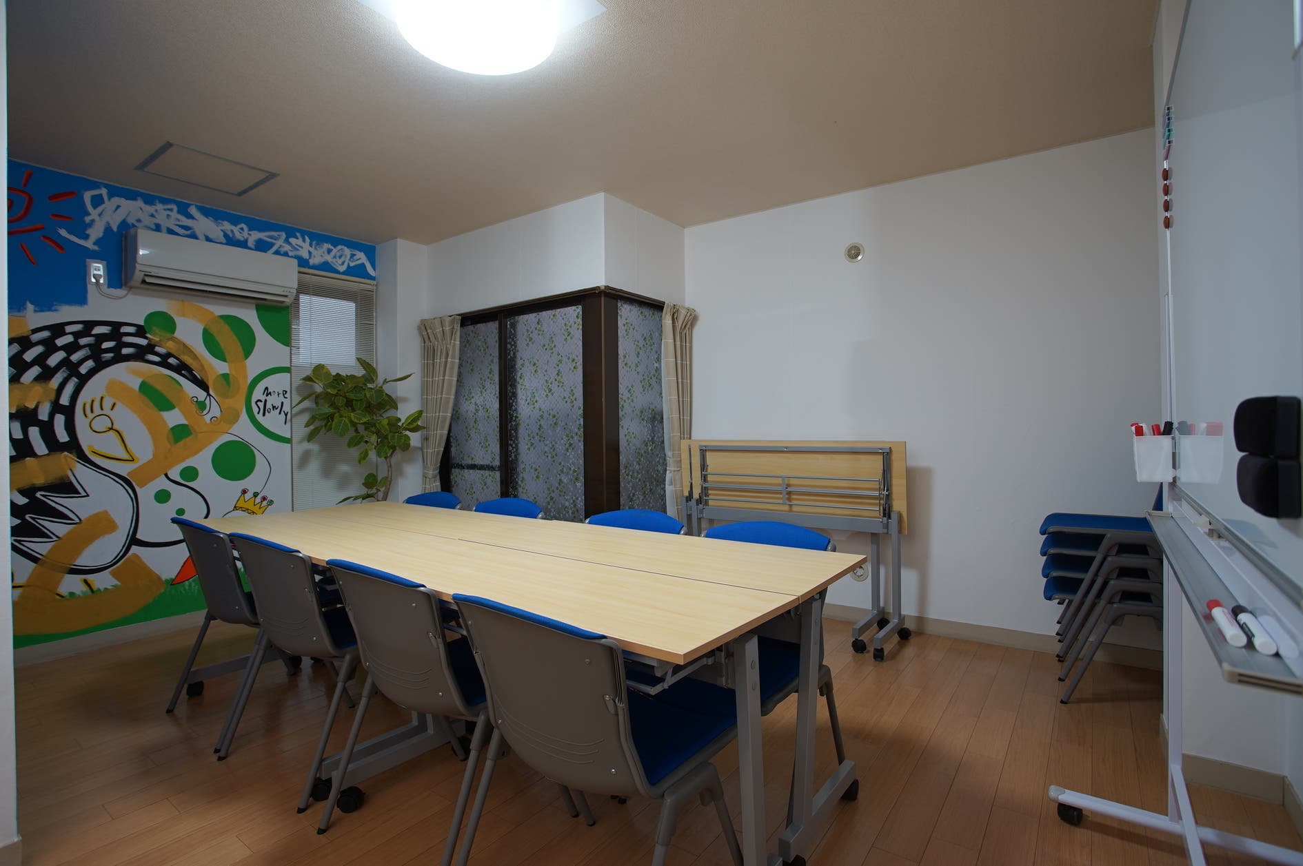 【京都駅前ステーション603】駅出口から徒歩４分のテレワーク応援スペース！　会議だけなく最大１2０インチのプロジェクターも完備！の写真6