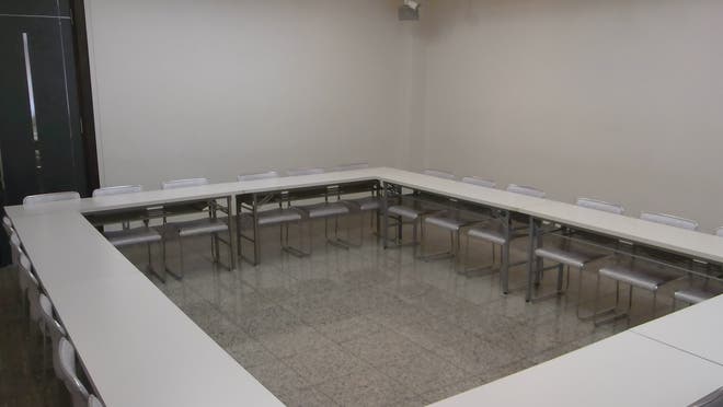 【蔵前】駅からすぐ!みかげ石の床と高い天井が印象的な貸し会議室(3F Aルーム 20名)の写真6