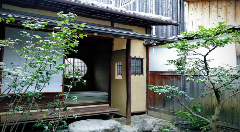 西村邸 茶室 ~2つの庭園を臨む、ひなびた和室 集会／展示／撮影などに~
