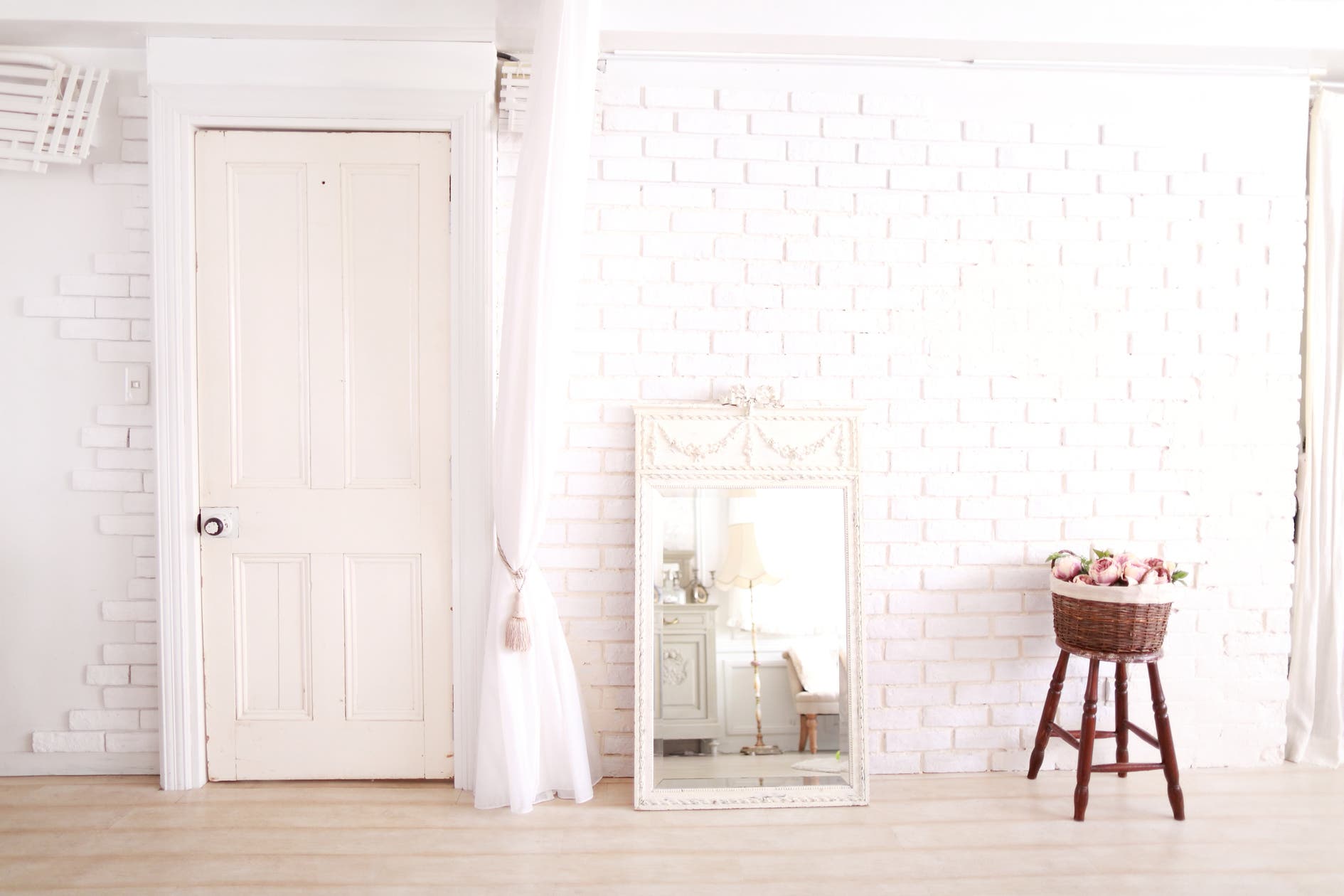 🎊今だけ特割🎁秋葉原4分⭐本格アンティーク家具が彩るシャビーシック撮影スタジオ✨ポートレート、撮影会、作品撮りに特別な一枚を📷の写真2