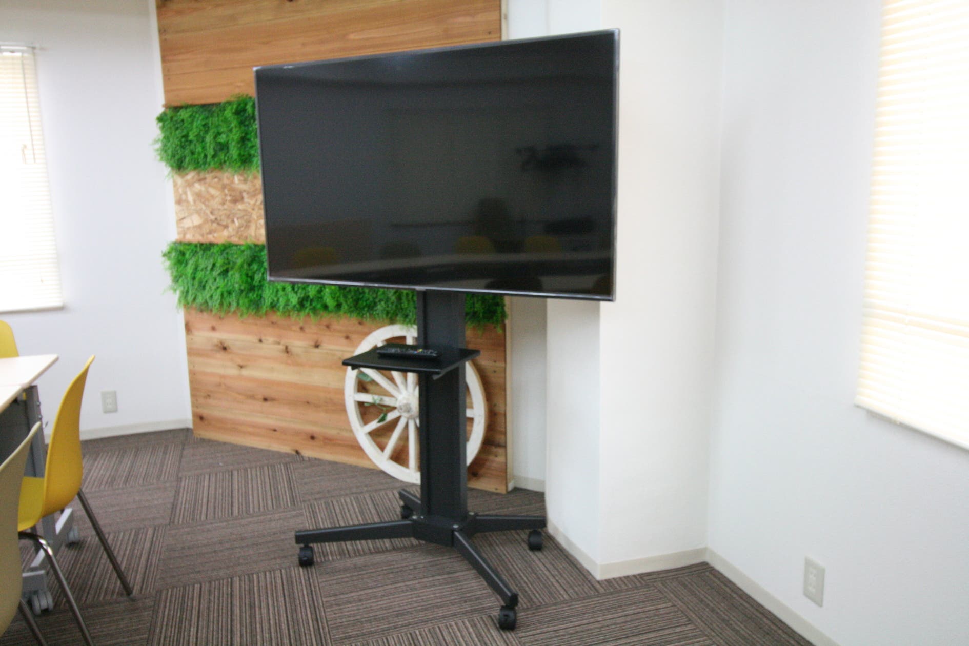 🎯新大阪駅徒歩1分🎯【ホワイドボード2台有】🌈隣に控室用意可能(要予約別料金)🌈備品追加料金不要◆お気軽会議室新大阪grove◆の写真13