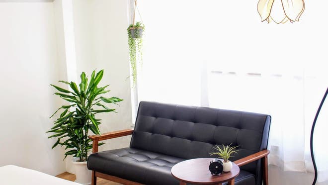 麻布十番駅から徒歩30秒の駅チカ好立地レンタルサロン! 白を貴重とした北欧風の個室とナチュラルテイストの完全個室を2つご用意♪の写真3