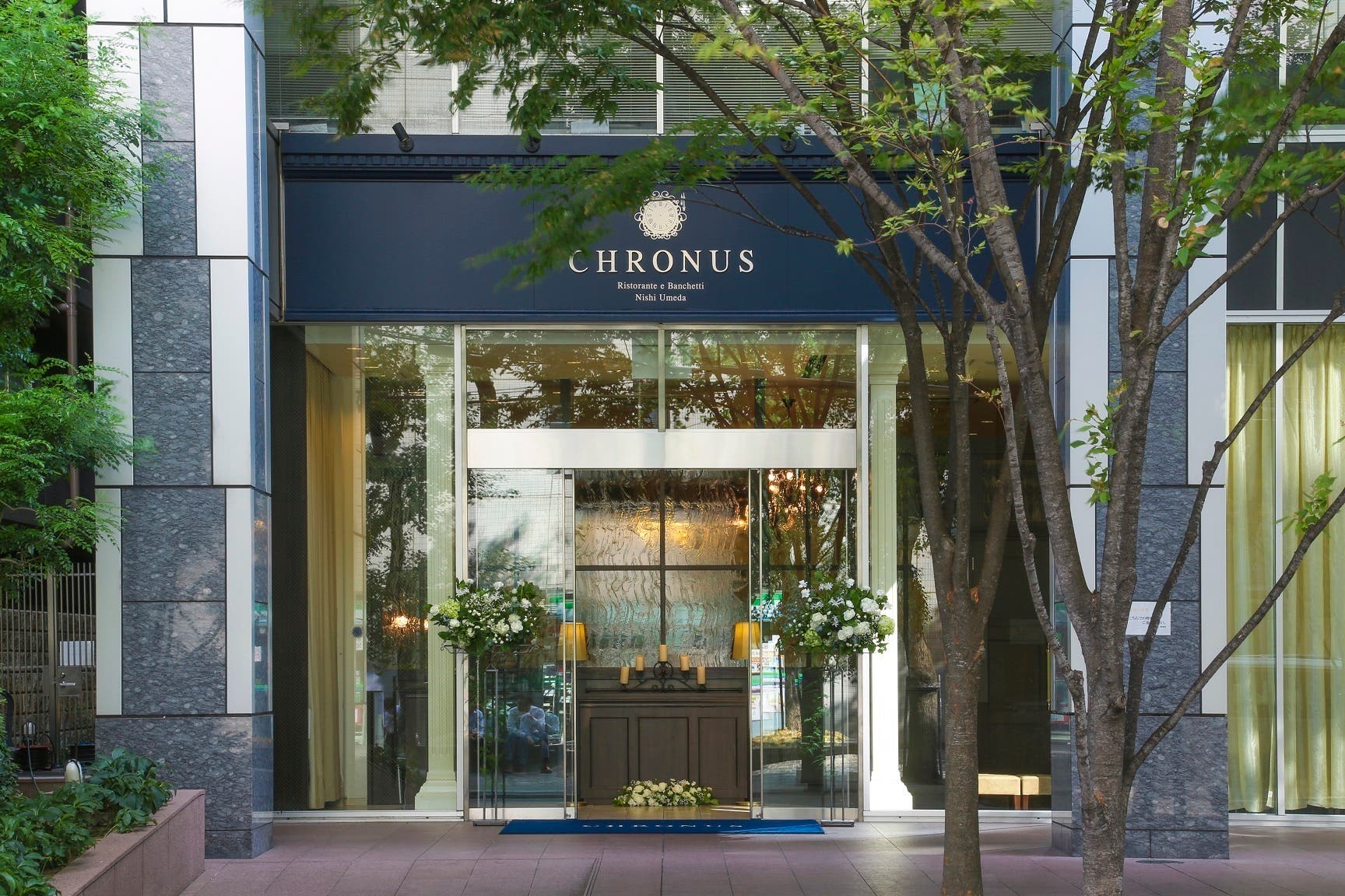 200名様まで対応可能な空間は、イタリアの伝統的なレストランのイメージと木のぬくもりを織り交ぜた、上質で高級感が広がります。の写真5