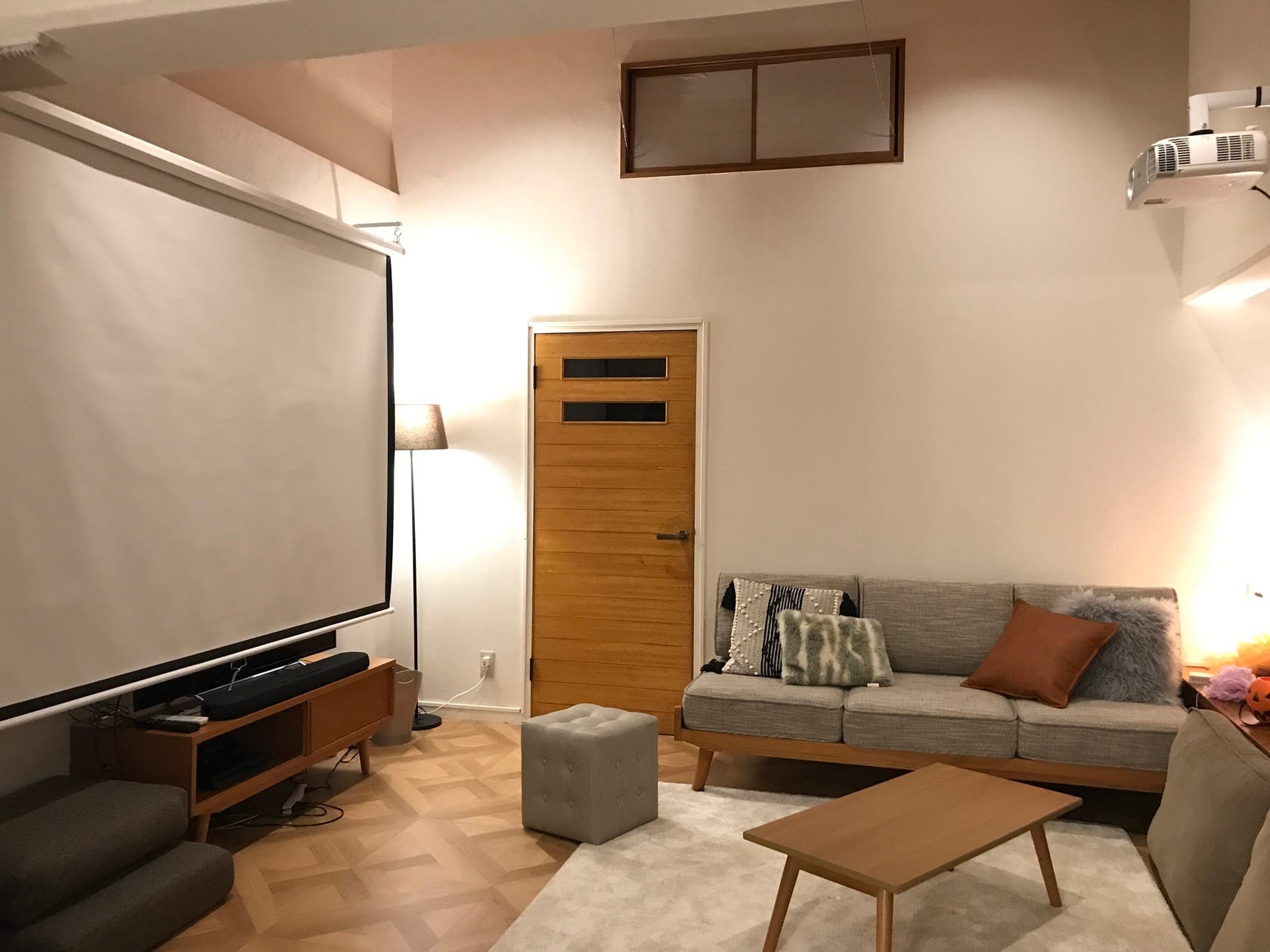 ★100インチ巨大スクリーン！【新高円寺駅徒歩3分】フロア丸々70㎡の写真6