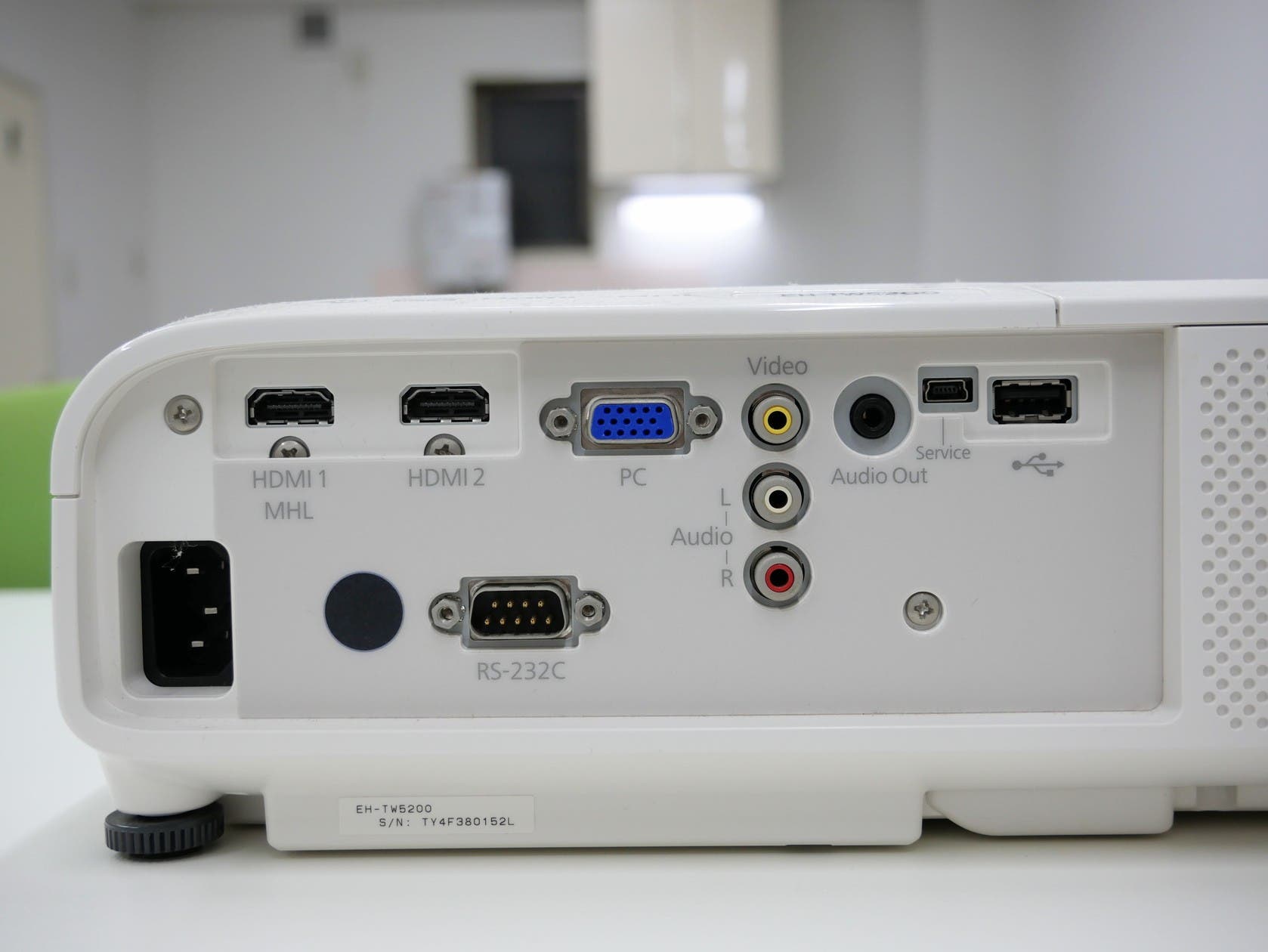 【乃木坂駅徒歩10分！14名着席可！】NURO光/55インチモニター/プロジェクター全て無料☆ くすみん多目的スペース 西麻布の写真14