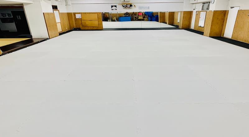 ダンス　ヨガ　武道　その他　マットが引き詰めてありますので安心してお使いください