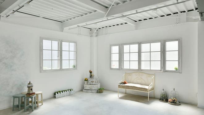 ホワイトとビターの2つの空間で構成された多目的スペース。の写真3