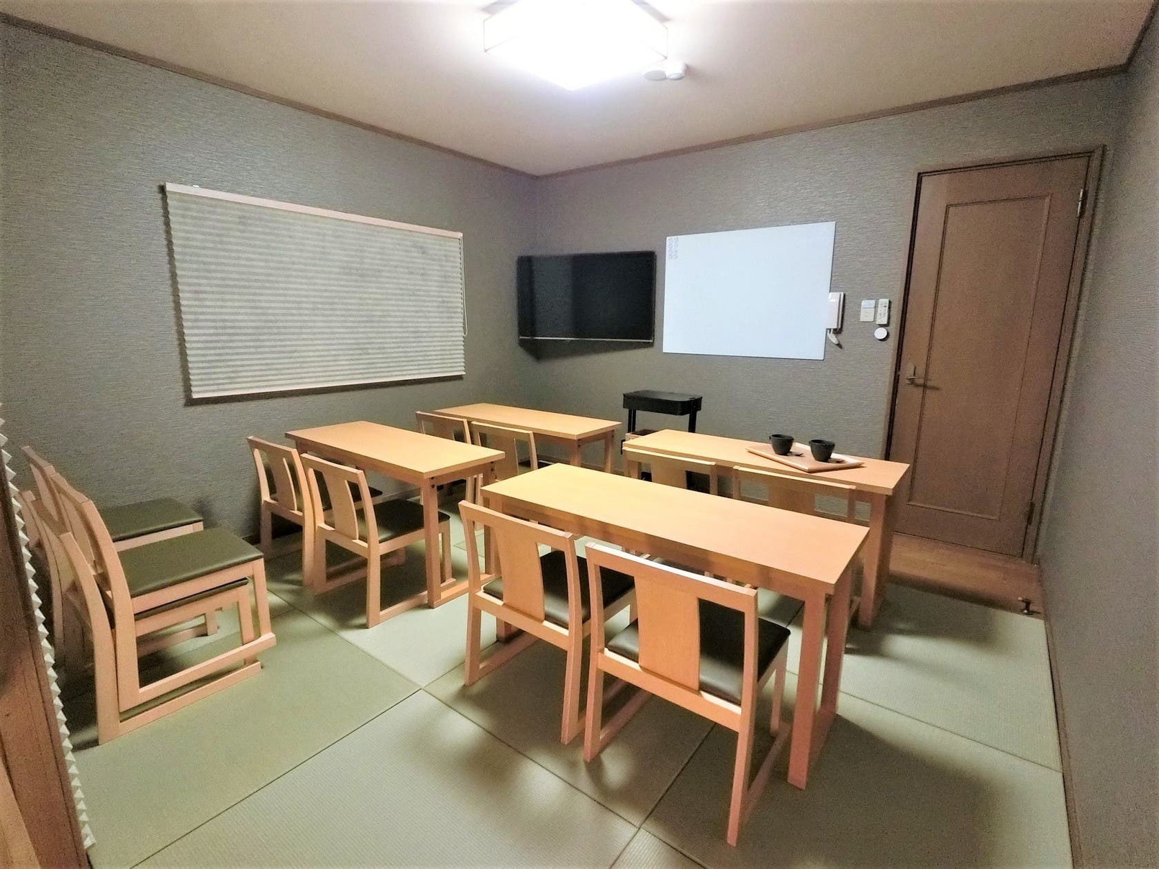 【清掃時除菌実施】四条駅/烏丸駅徒歩2分・光Wi-Fi・49インチモニタ・緑茶サービス！おしゃれな京風スペース！の写真7