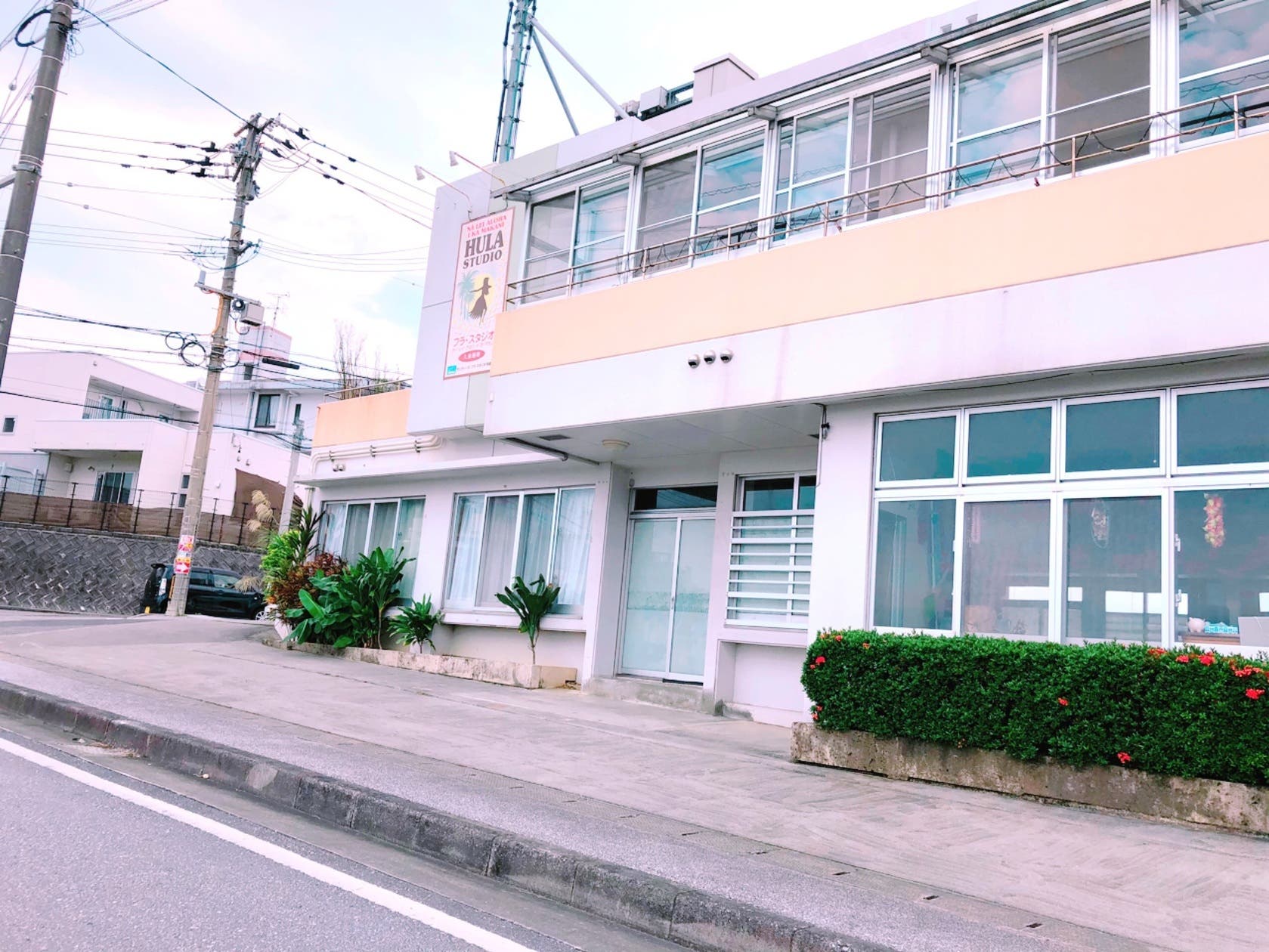 【スタジオ】沖縄/豊見城　鏡張りの広々スペースでダンスレッスンやヨガ、余興の練習などに最適！の写真9