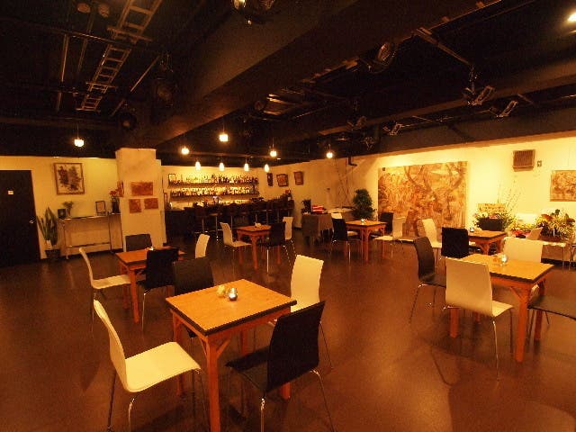 【PerformingGallery&Cafe 絵空箱】　様々な用途で使用可能な多目的フリースペース！の写真1