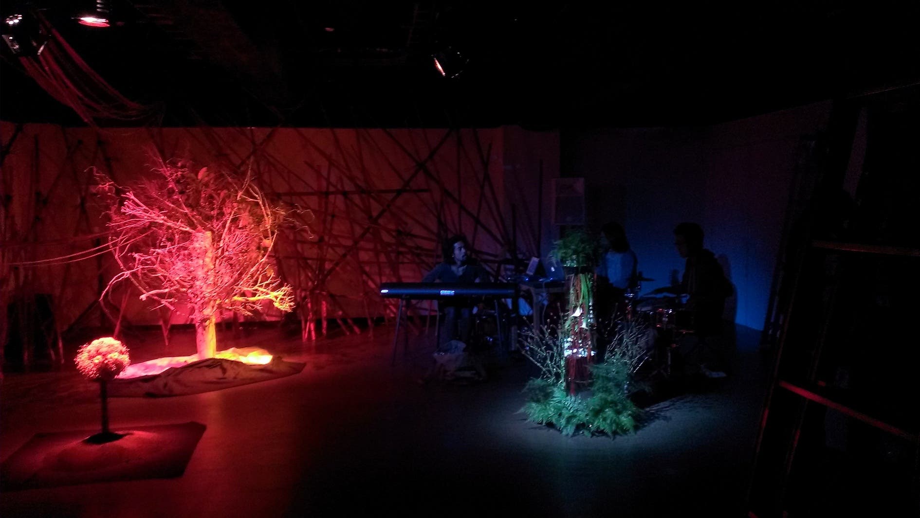 【PerformingGallery&Cafe 絵空箱】　様々な用途で使用可能な多目的フリースペース！の写真5