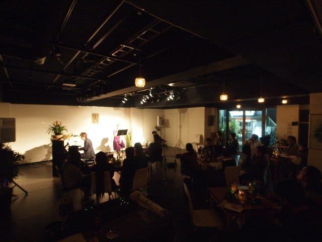 【PerformingGallery&Cafe 絵空箱】　様々な用途で使用可能な多目的フリースペース！の写真6