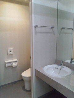 【La Fortuna】外光の入るフローリング床のスタジオ！展示ギャラリーとしてのご利用も可能！の写真7