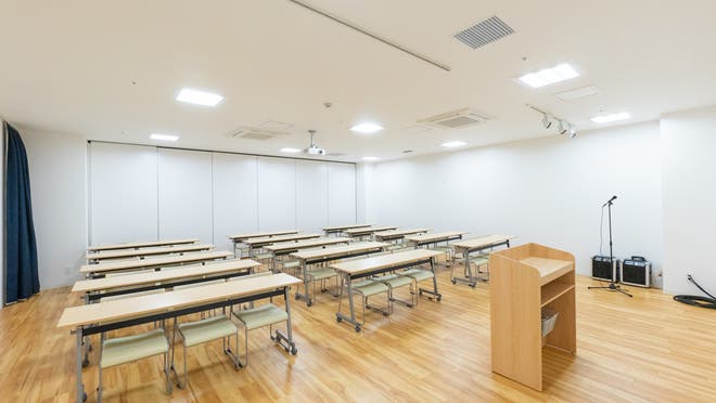 【定員45名/イベントルームA】京阪枚方市駅直結!セミナーや会議、展示会、イベントに最適!の写真1