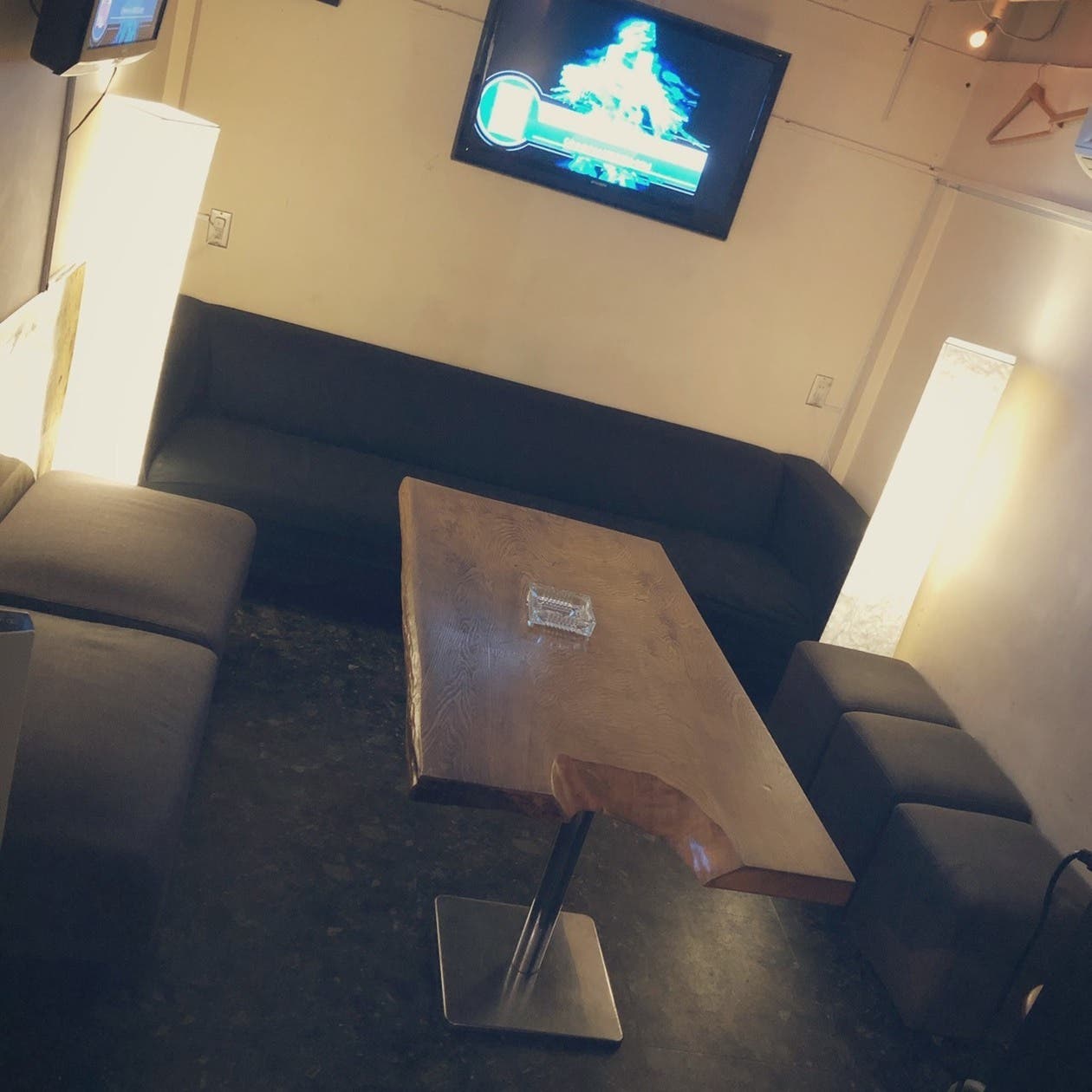 六本木徒歩1分 日曜22時以降利用可 女子会 二次会 誕生日会 ママ会 バー体験の写真5