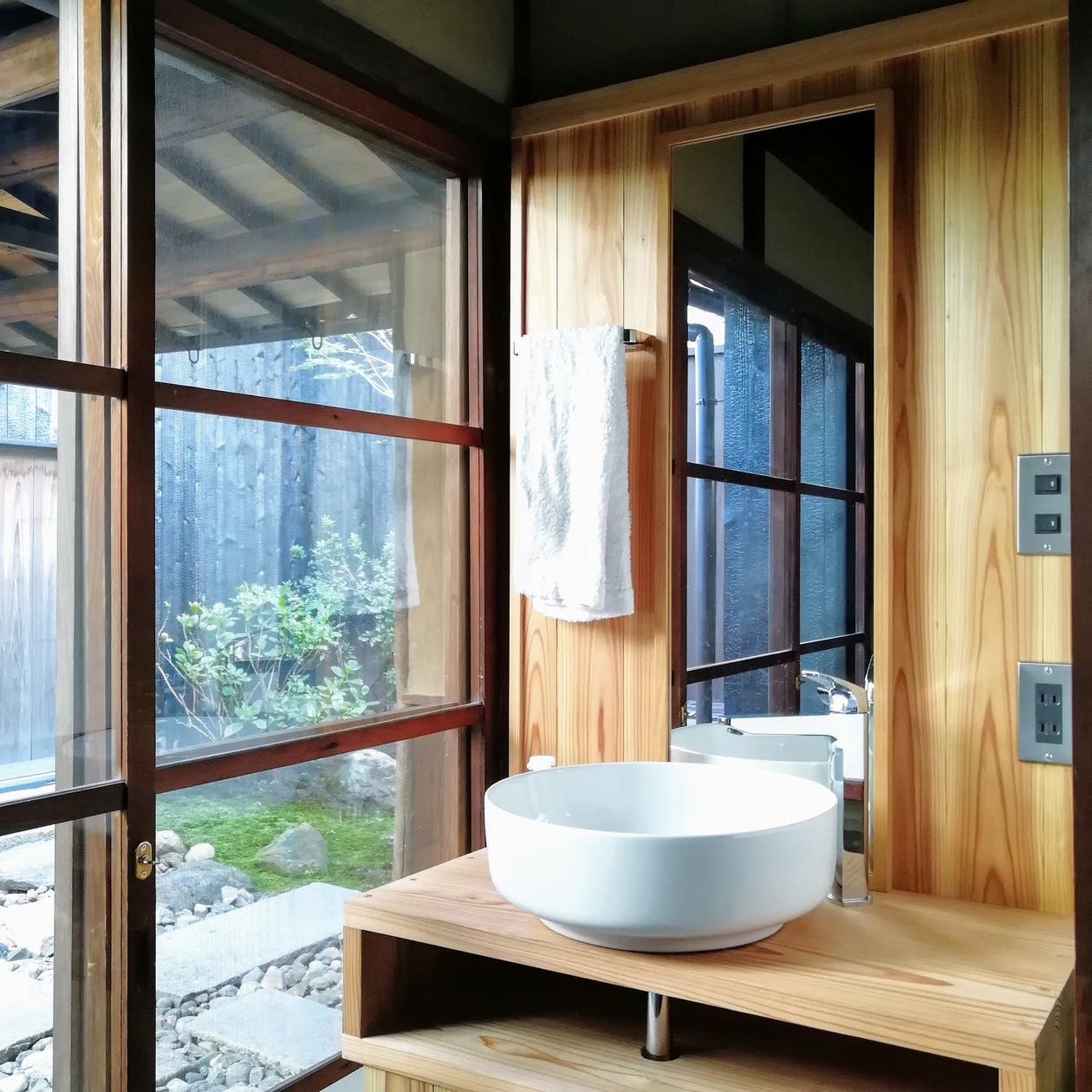 【50％割引中】西村邸 茶室 ~2つの庭園を臨む、ひなびた和室 集会／展示／撮影などに~の写真8