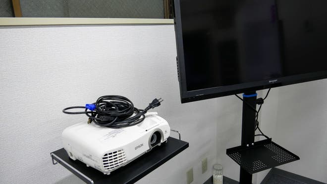 【乃木坂駅徒歩10分!14名着席可!】NURO光/55インチモニター/プロジェクター全て無料☆ くすみん多目的スペース 西麻布の写真15