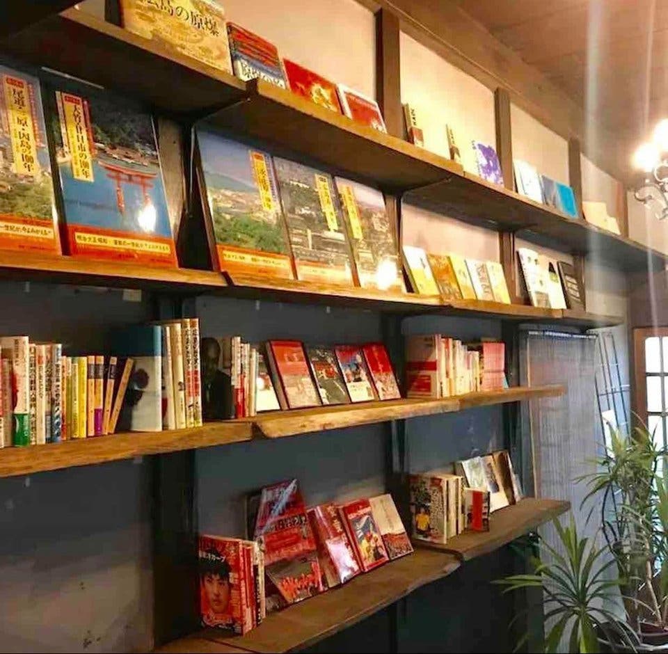 古民家一棟貸切。川の流れる音アンティークな空気一歩入れば異空間。書籍の中で廣島から広島へ歴史の旅へ10名様までの写真7