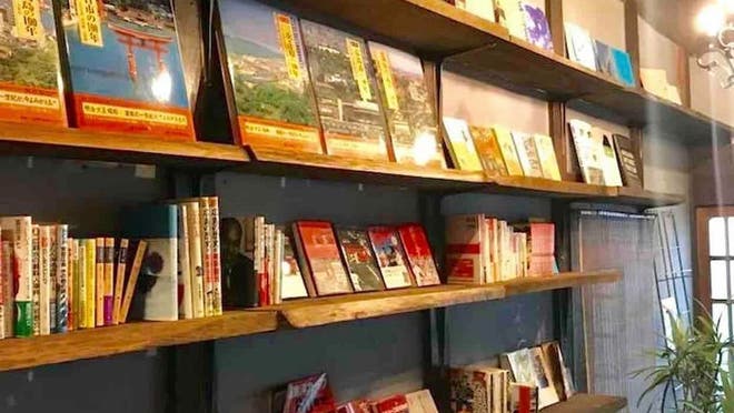 古民家一棟貸切。川の流れる音アンティークな空気一歩入れば異空間。書籍の中で廣島から広島へ歴史の旅へ10名様までの写真7