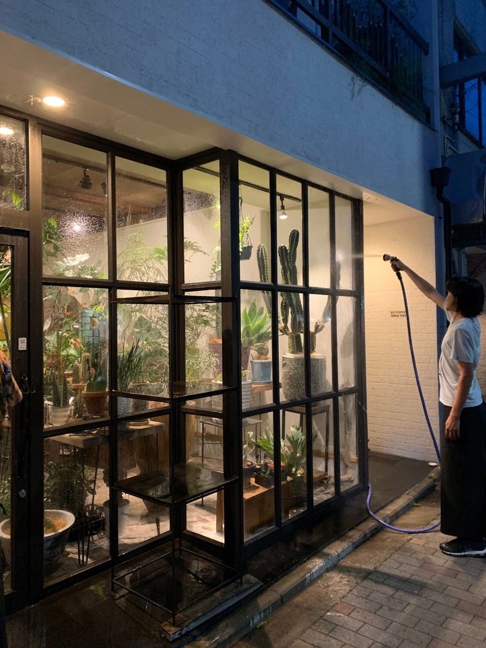 哲学の道近くの白川通りに面した、外装・内装共に異国情緒溢れるフラワーショップ「MATAHARI」のレンタルスペース！の写真5