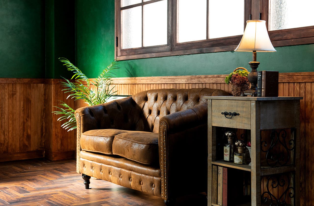 ホワイトとビターの２つの空間で構成された多目的スペース。の写真8