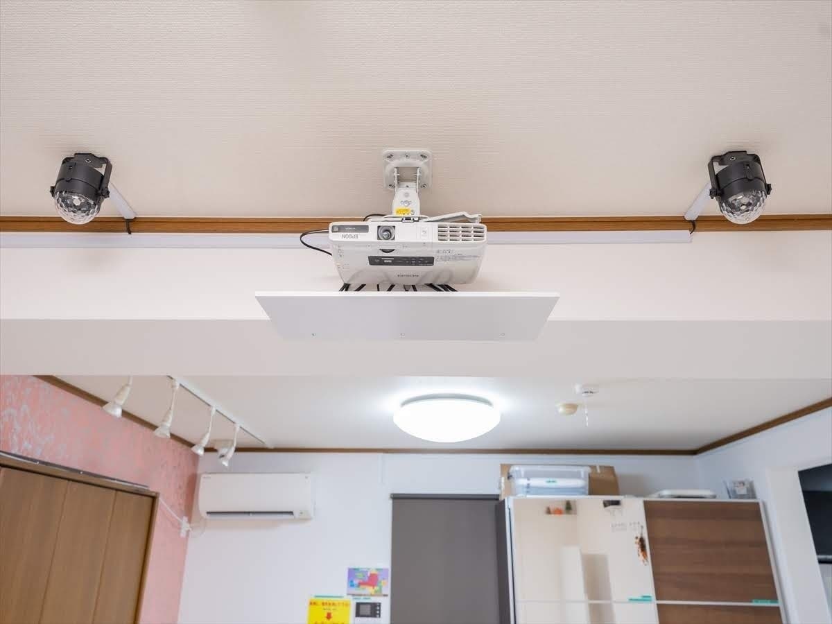 天吊りプロジェクター＋スピーカーの画像1