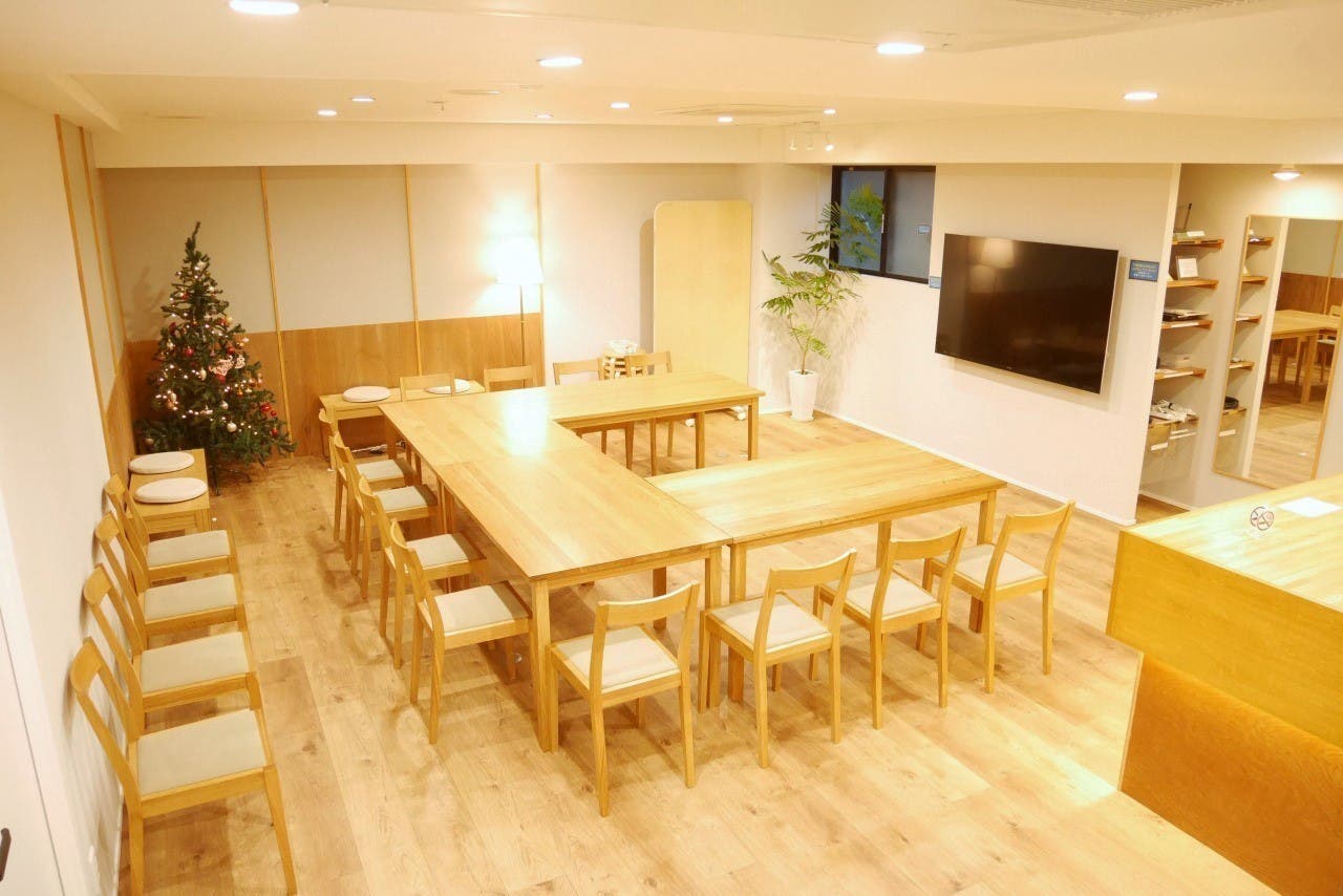 浜松町・大門・御成門✨キレイ清潔✨広々66㎡キッチン付高規格スペース🐤会議・撮影・パーティ🎉65型4Kモニター高速WiFiの写真7